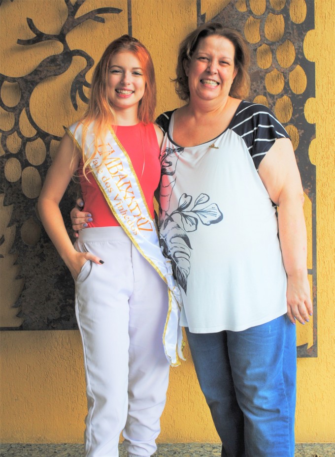 Vale dos Vinhedos • Blog • Julia Pasquali representará a Aprovale e o ...